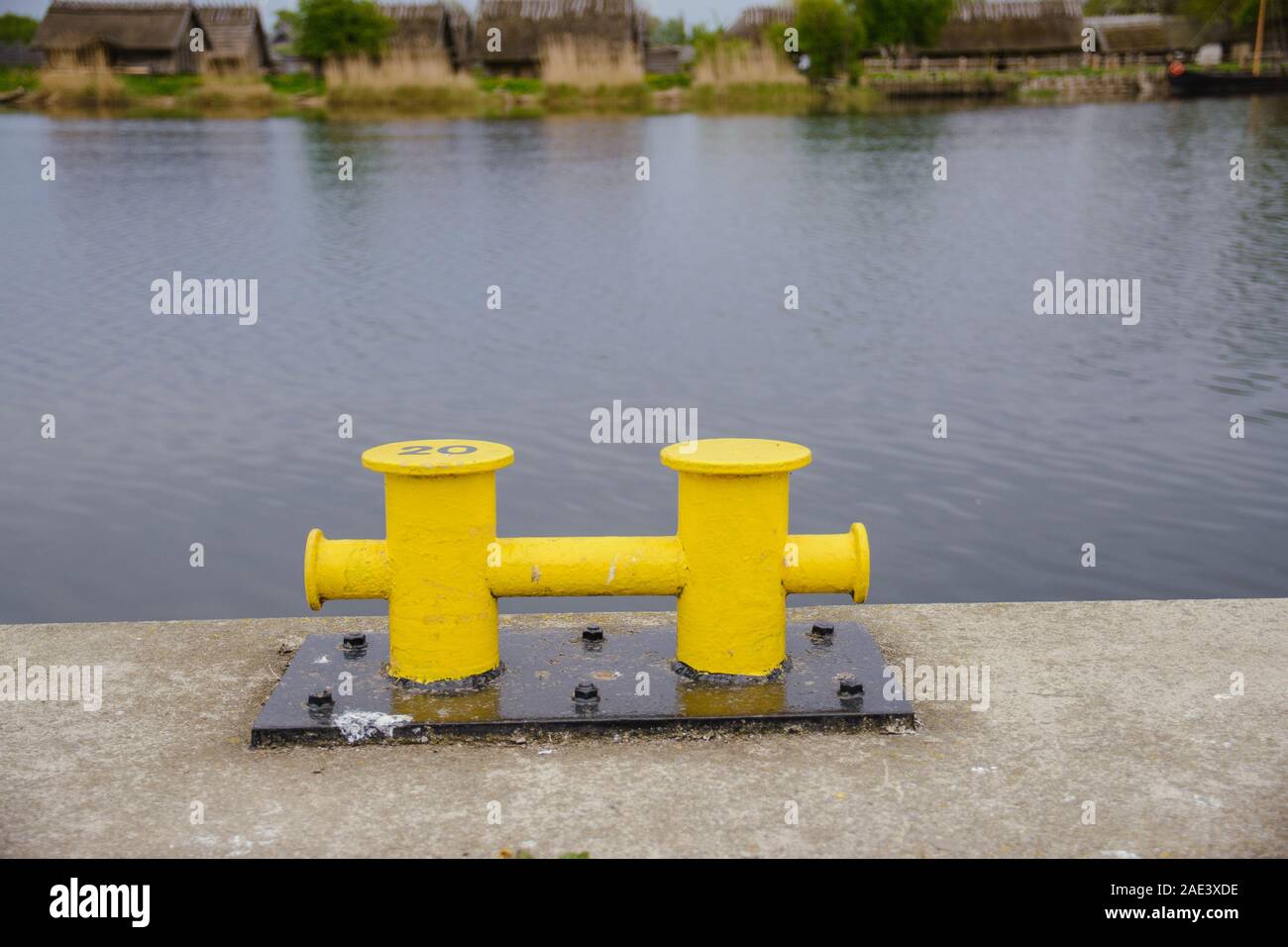 Rust ship mooring post hi-res stock photography and images - Alamy