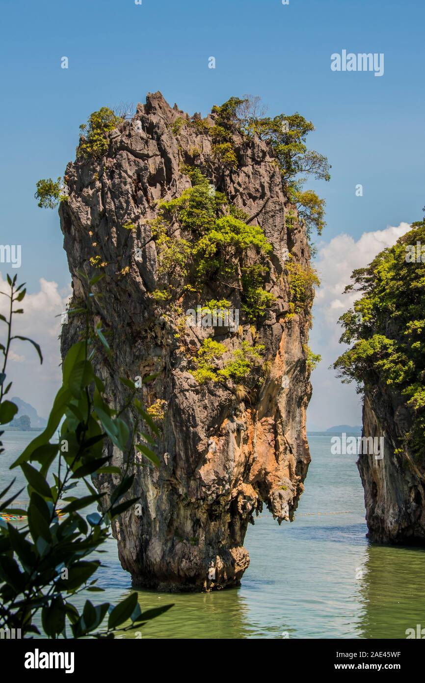 Limestone tower karst hi-res stock photography and images - Alamy