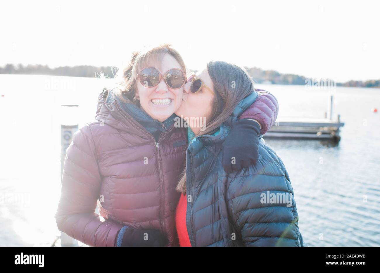 Two people laughing together hi-res stock photography and images - Alamy