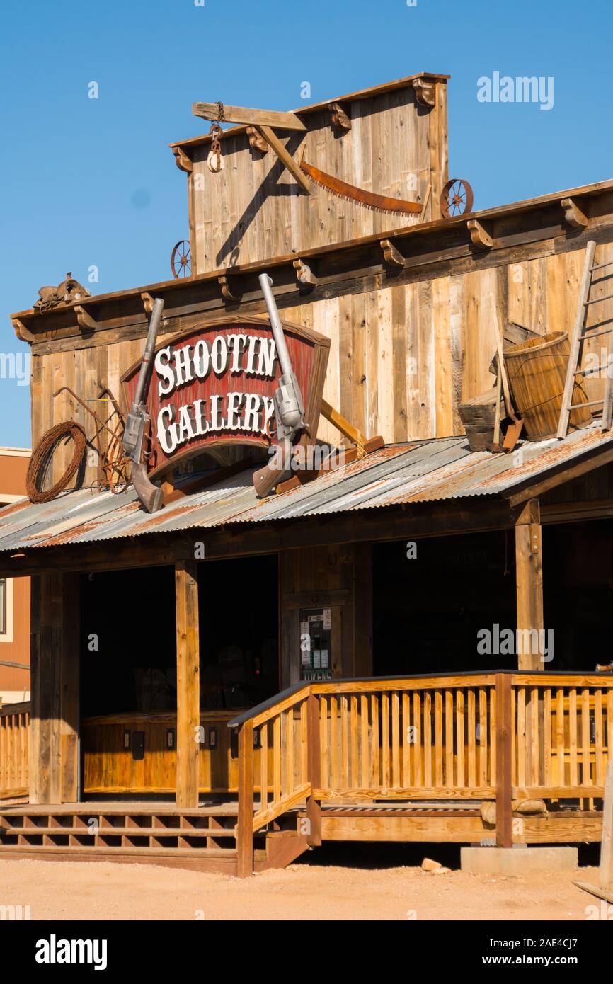 Shootin hi-res stock photography and images - Alamy