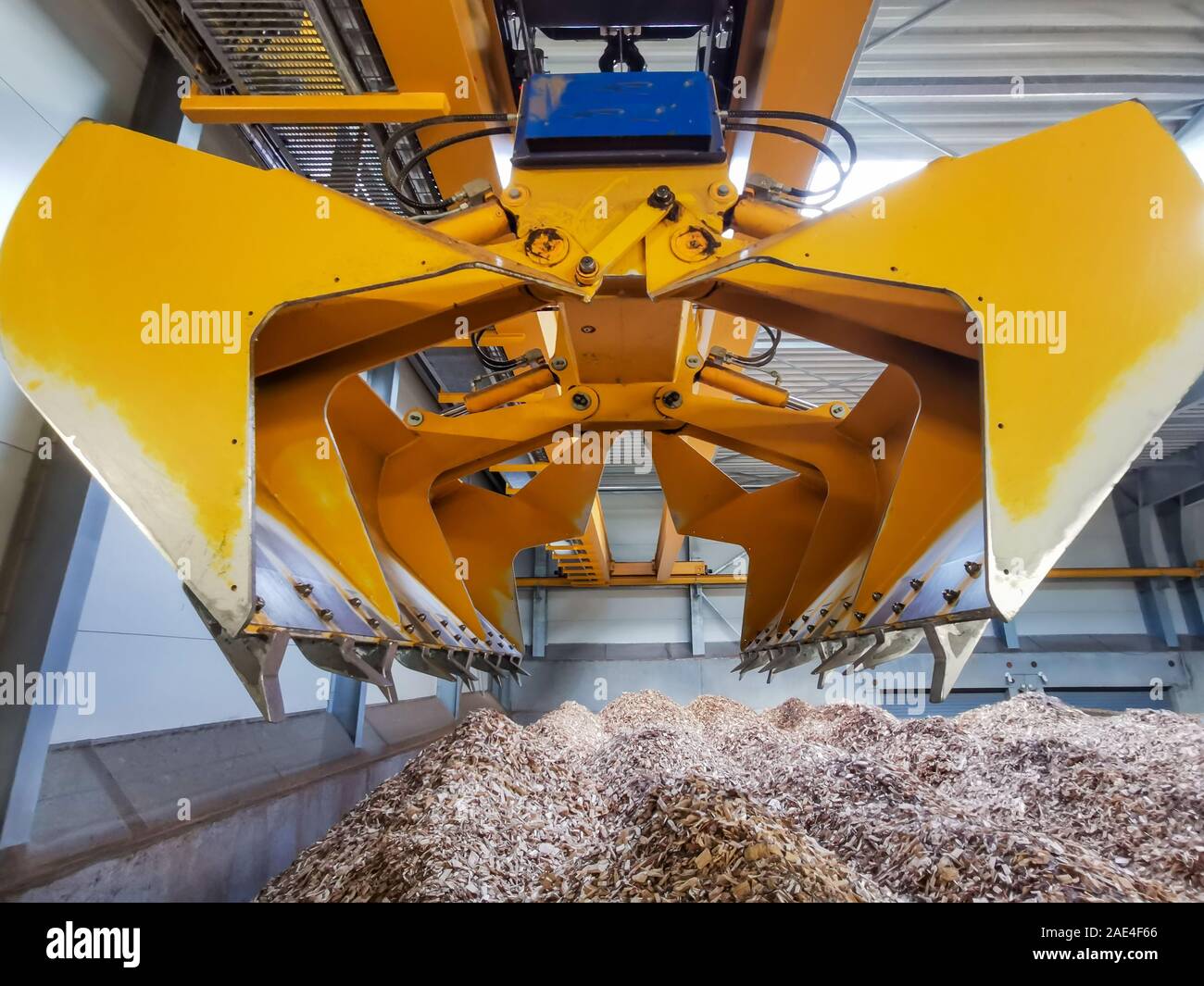 Biomass crane for handling Waste, Slag, Sludge, Straw bale Stock Photo ...