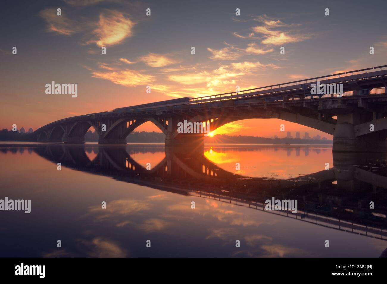 Ukraine kiev bridge hi-res stock photography and images - Alamy