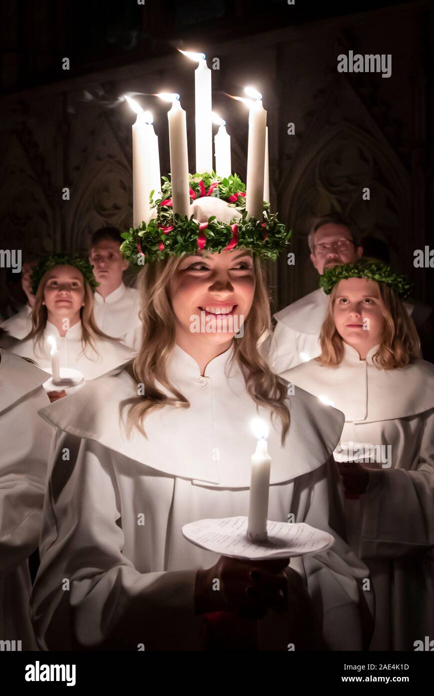 Symbolises crown hi-res stock photography and images - Alamy