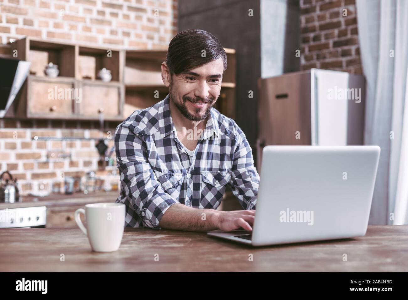 Positive typing hi-res stock photography and images - Alamy