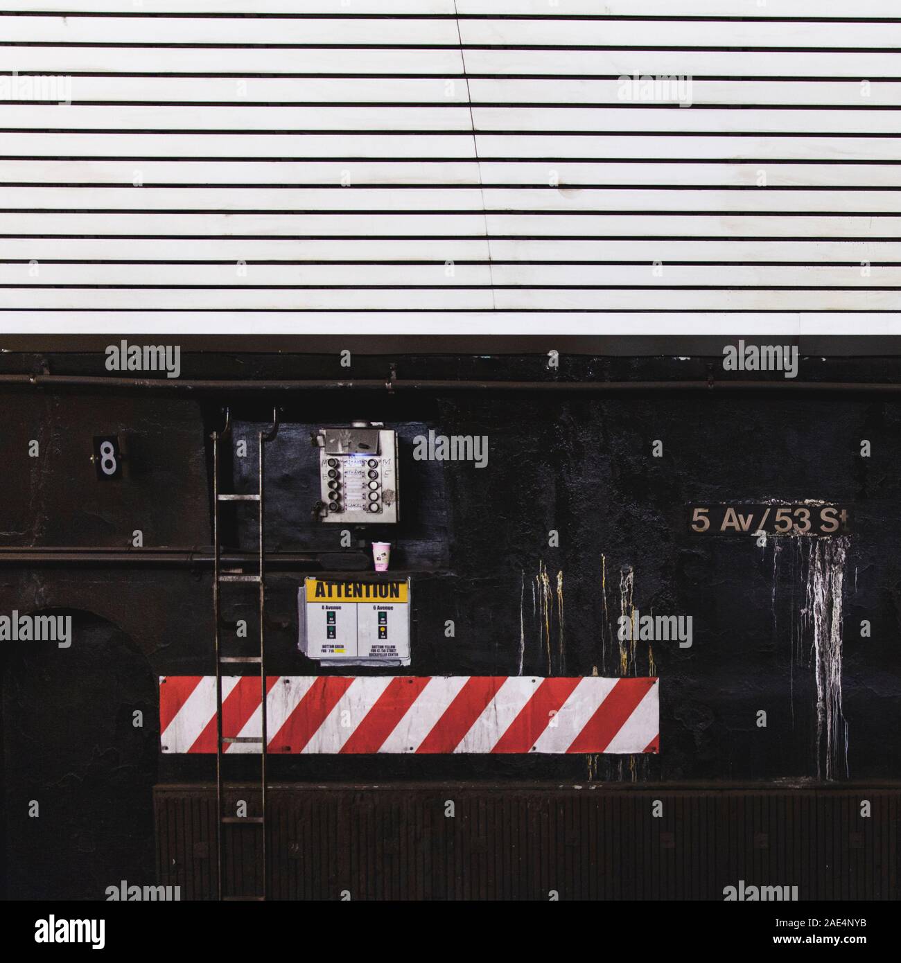 Manhattan trains hi-res stock photography and images - Alamy