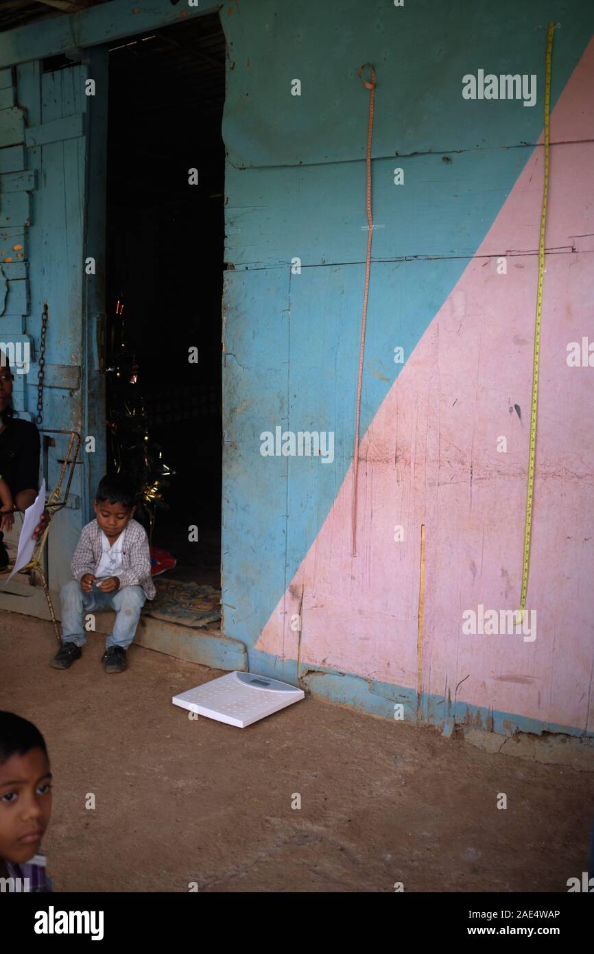 Poor childrens house hi-res stock photography and images - Alamy