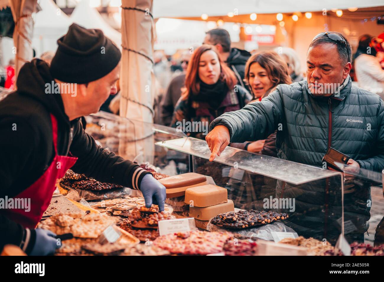 Stall stalls booth booths market tradition hi-res stock photography and ...