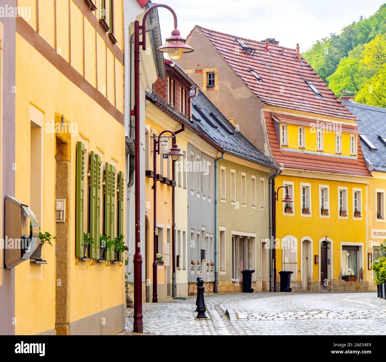 European streetscape hi-res stock photography and images - Alamy