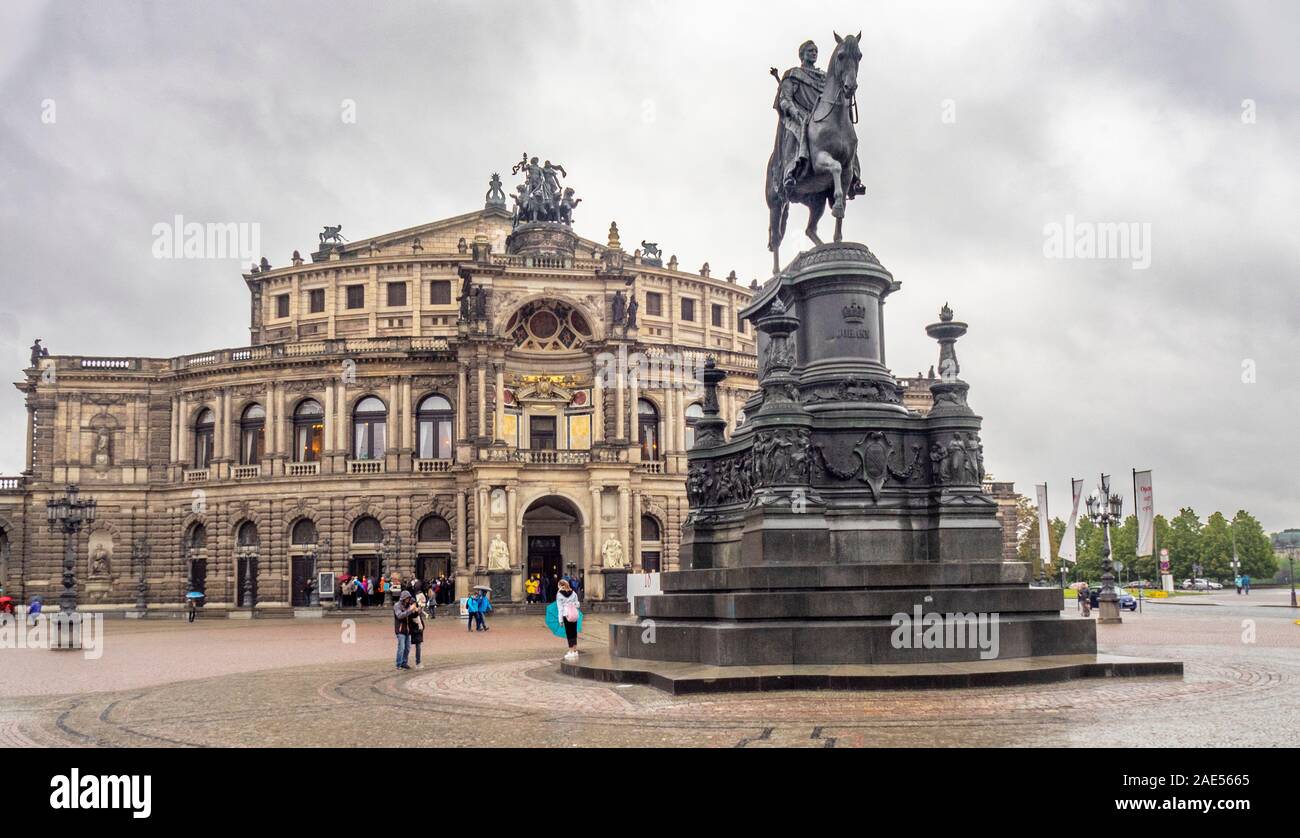 Statue of king john of saxony hi-res stock photography and images - Alamy