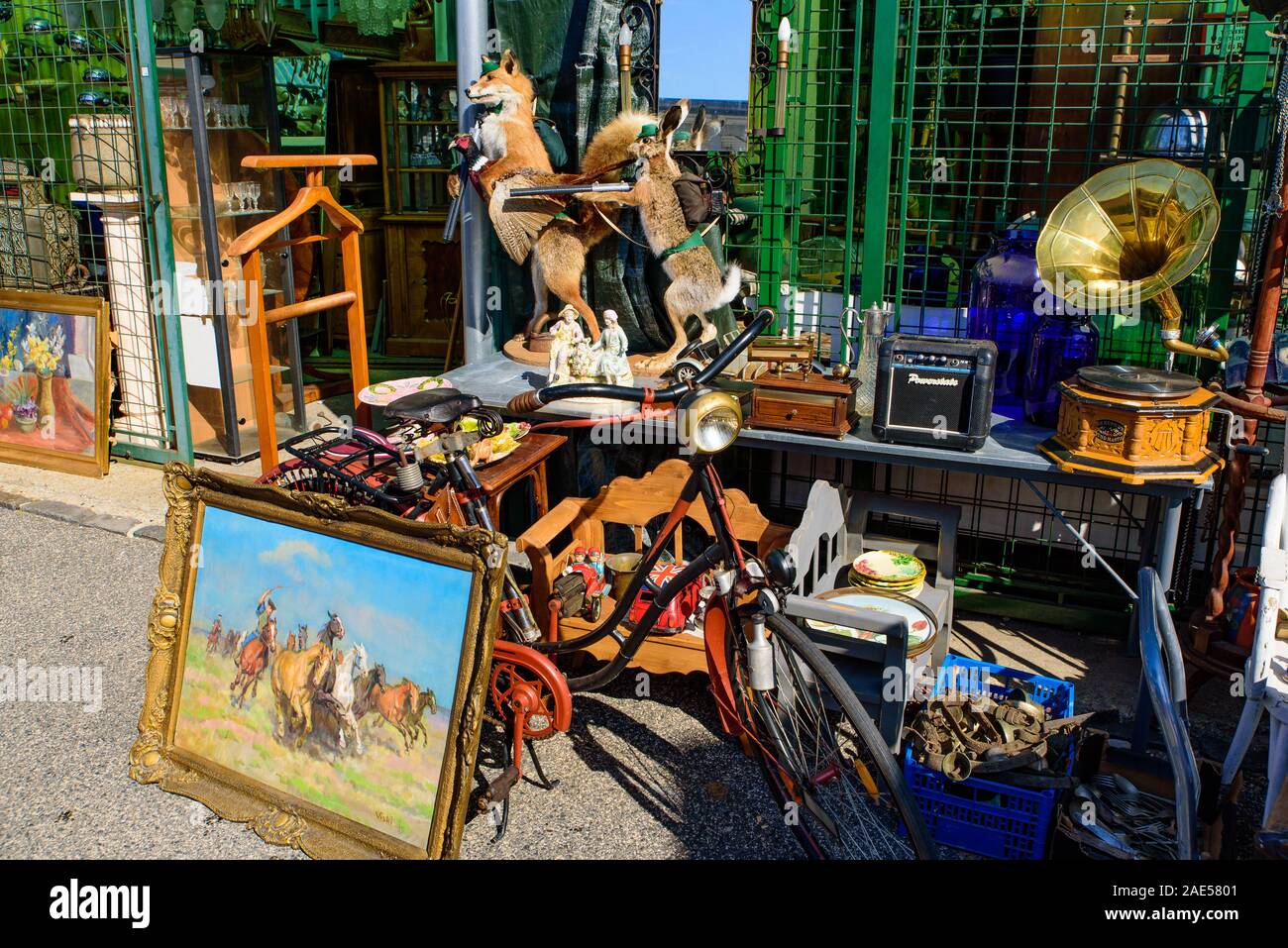Vintage budapest hi-res stock photography and images - Alamy