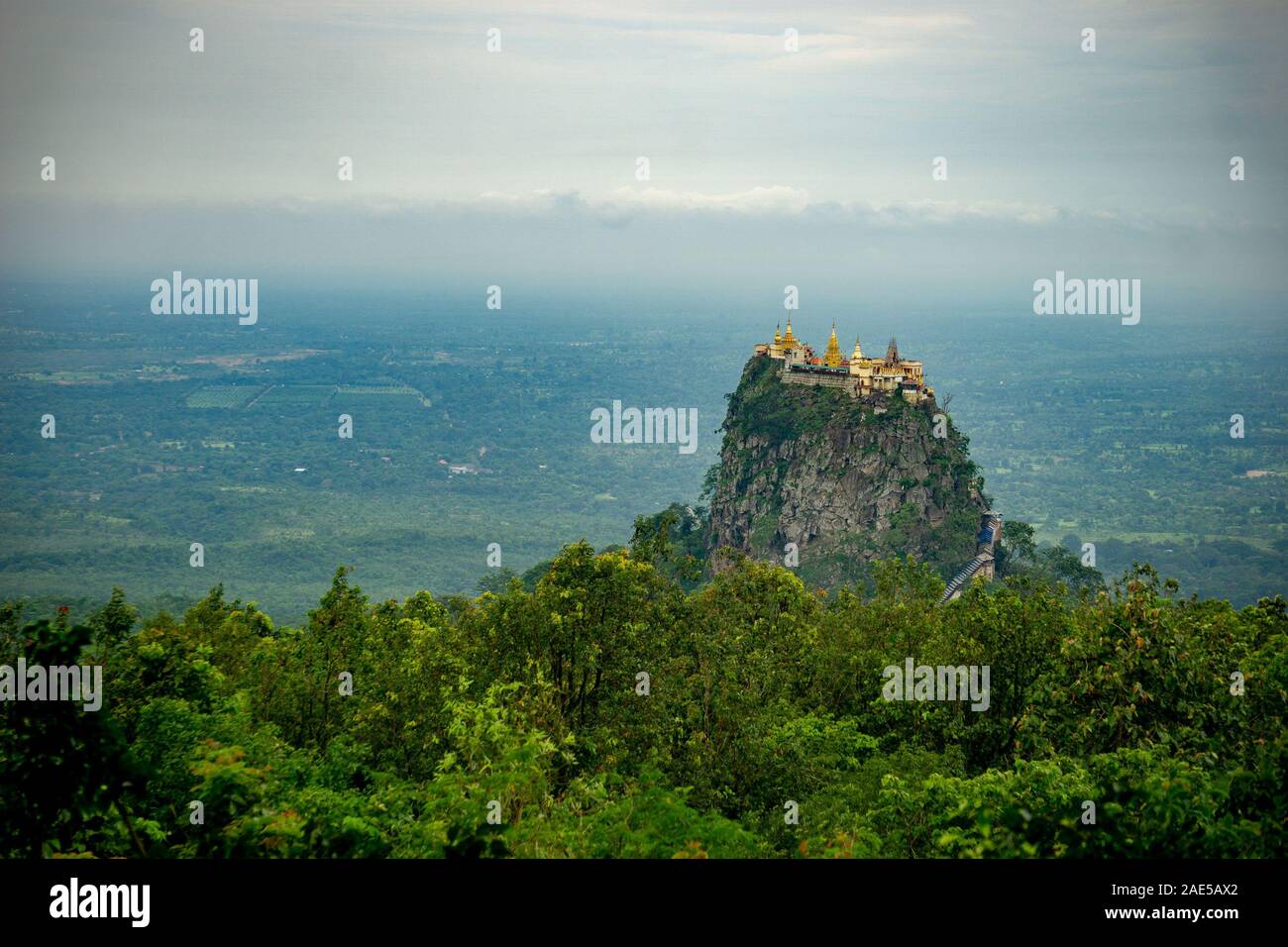 Burmese mountain temple hi-res stock photography and images - Alamy