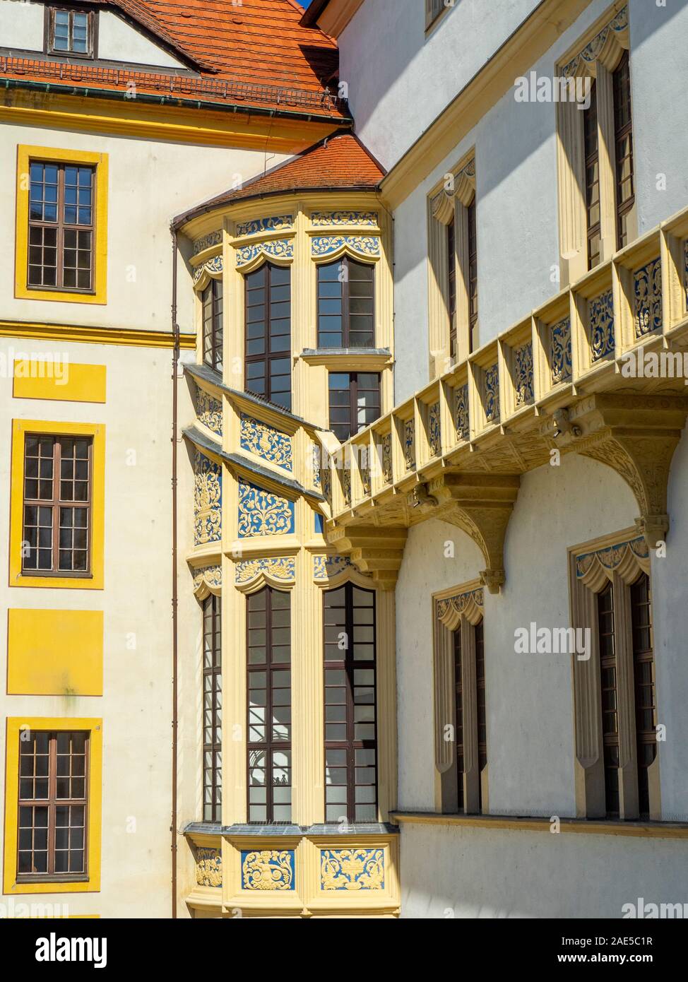Medieval bay window hi-res stock photography and images - Alamy