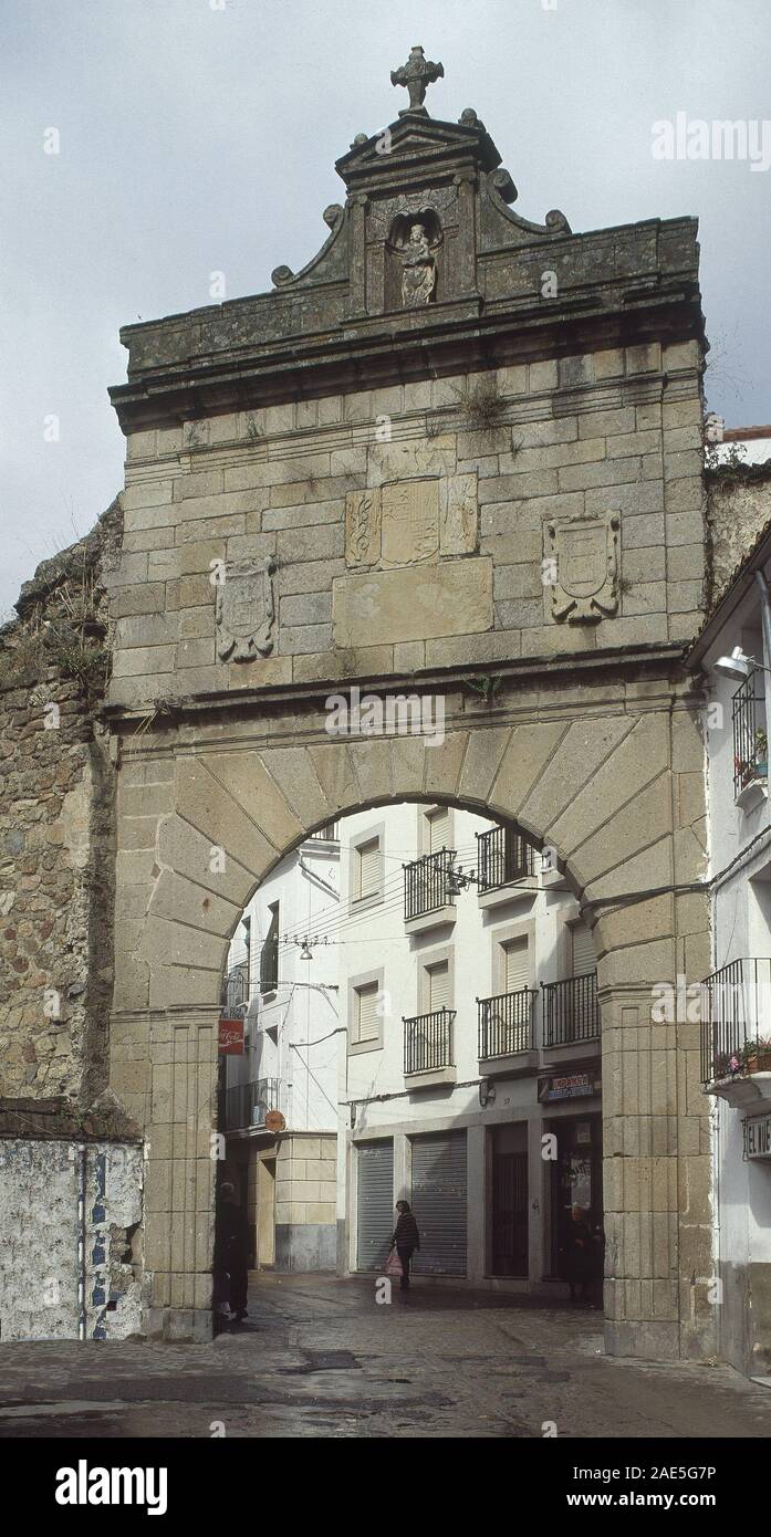 Plasencia puerta del sol hi-res stock photography and images - Alamy