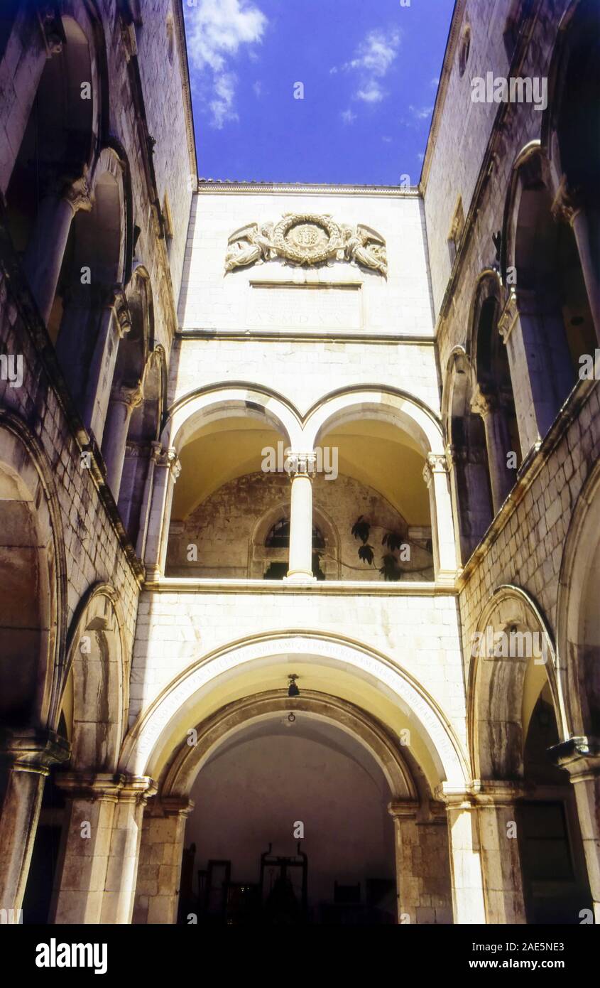 Interior of the Sponza Palace Courtyard and Loggias, Dubrovnik Old City ...