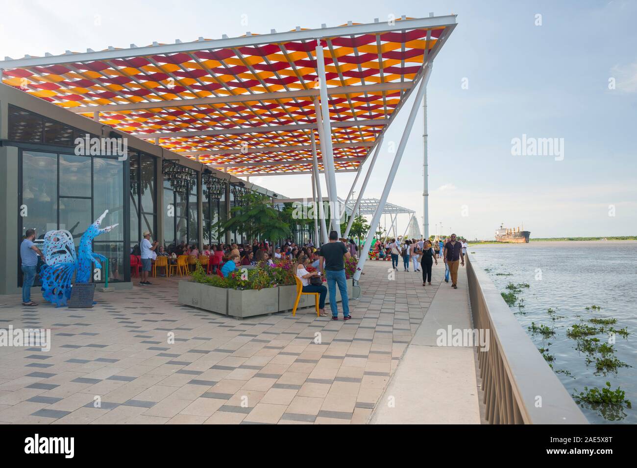 The promenade along the bank of the Magdalena river in Barranquilla ...