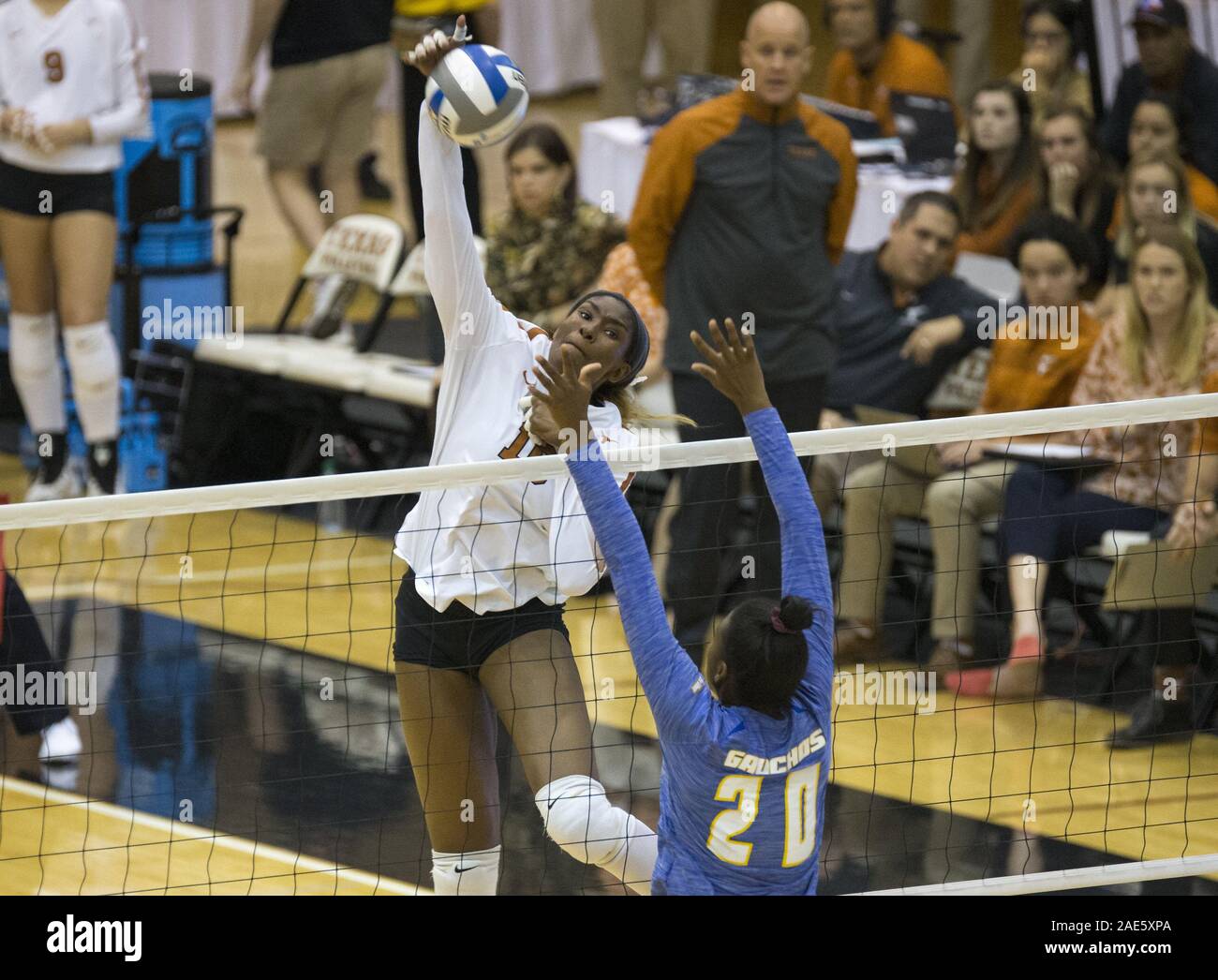 Austin, Texas, USA. 6th Dec, 2019. Texas Longhorns middle blocker ...