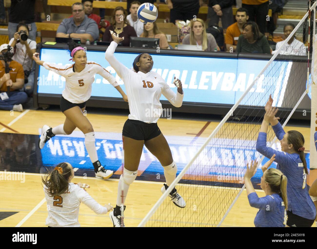 Austin butler santa barbara hi-res stock photography and images - Alamy