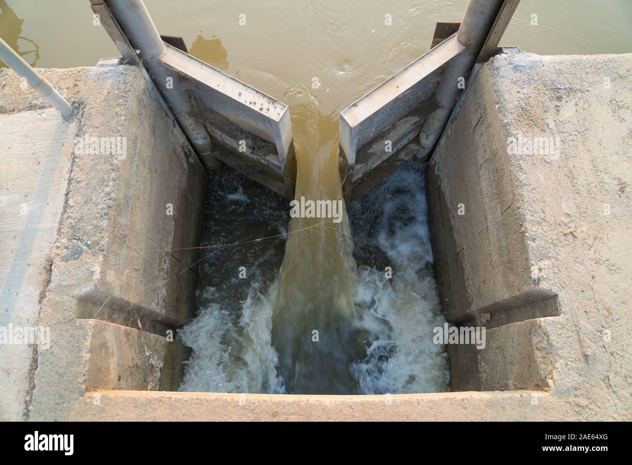 Irrigation agriculture water flood gate Stock Photo - Alamy
