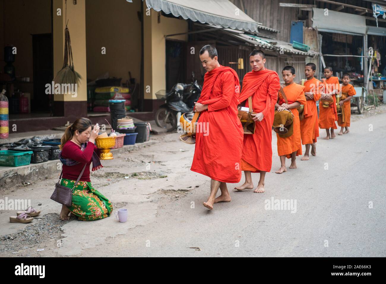 Laotian rice basket hi-res stock photography and images - Alamy