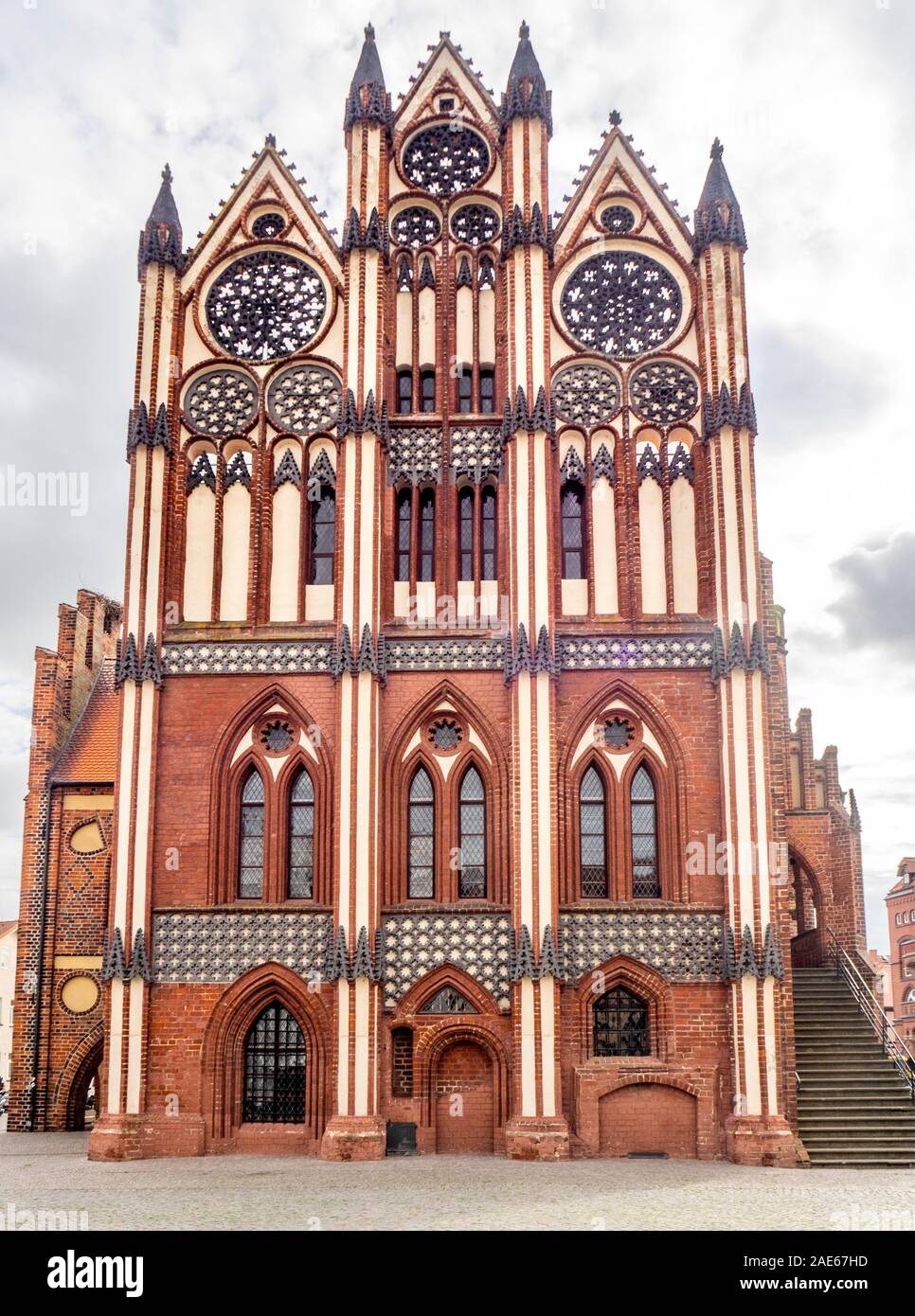 Gothic romanesque hi-res stock photography and images - Alamy
