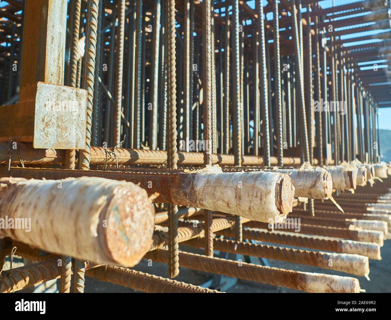 Steel grid of spatial reinforcement metal frame Stock Photo - Alamy