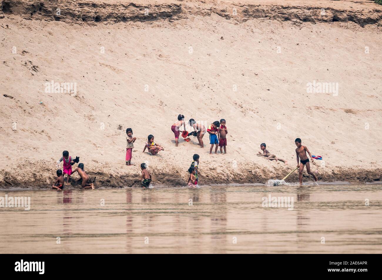 Group of local kids lao hi-res stock photography and images - Alamy