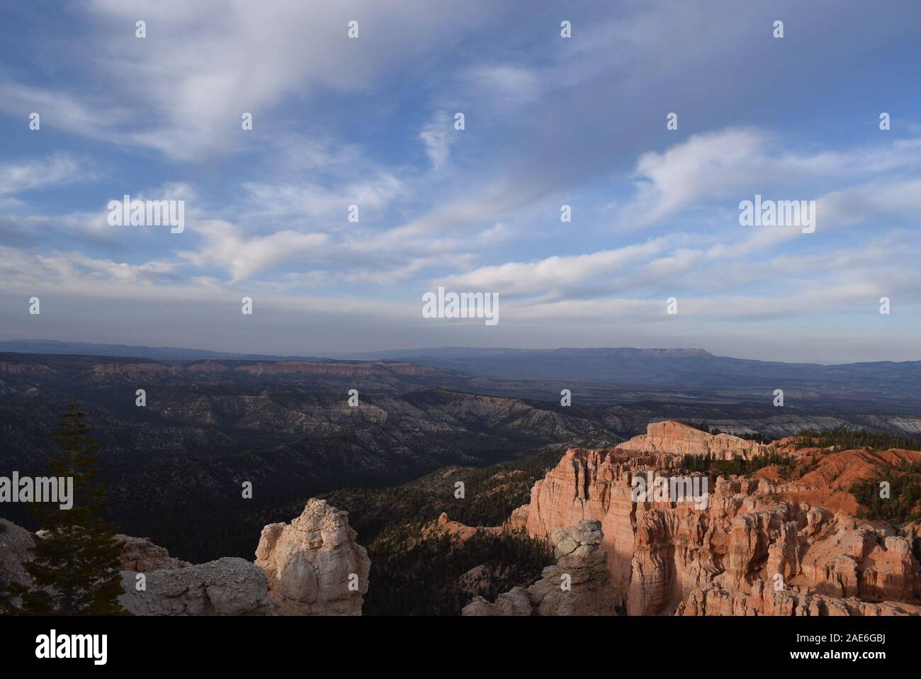View of the Colorado Plateau from Bryce Canyon National Park at sunset ...