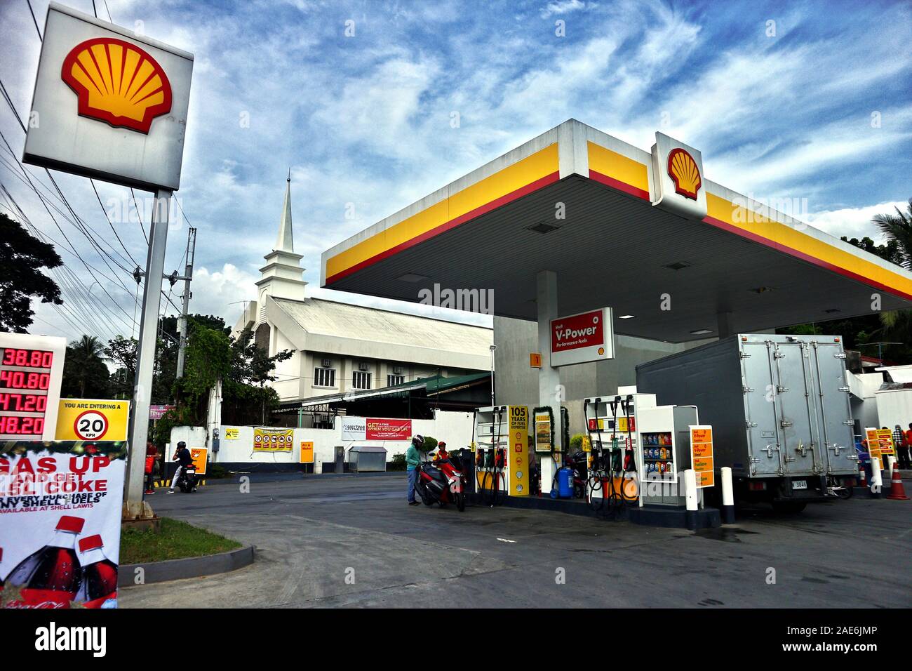 Filipino gas station hi-res stock photography and images - Alamy