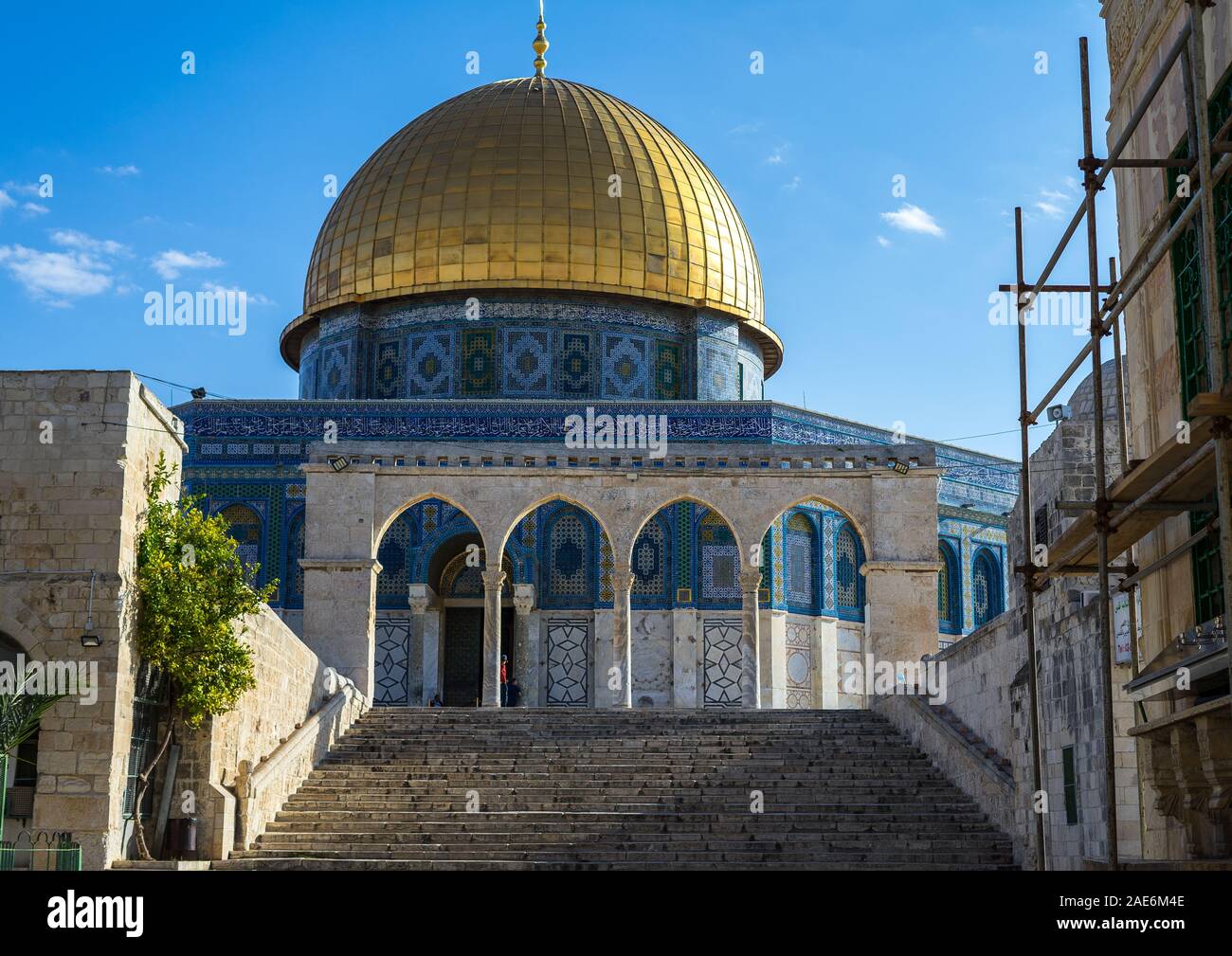 dome of the rock and entrance arches Stock Photo - Alamy