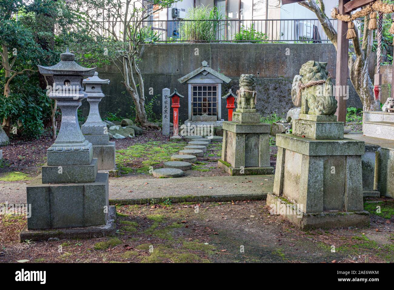 Small local shrine in Kanazawa, Ishikawa Prefecture, Western Japan ...