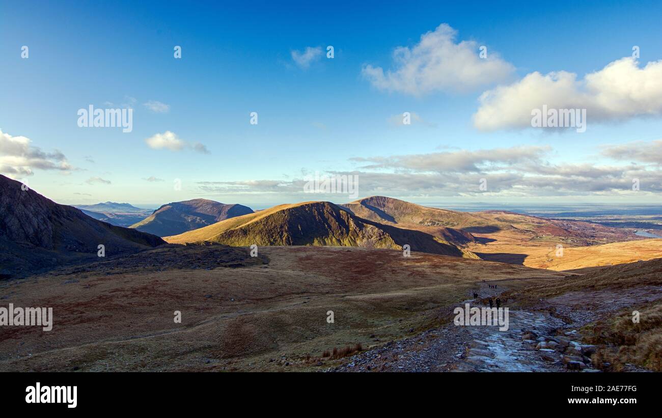 Snowdonia hiking snowden hi-res stock photography and images - Alamy