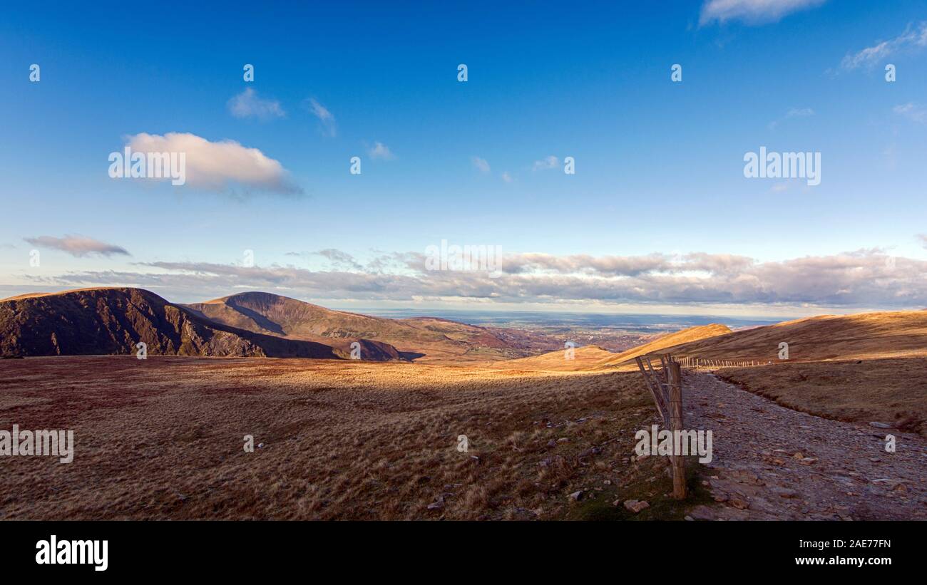 Snowdonia hiking snowden hi-res stock photography and images - Alamy