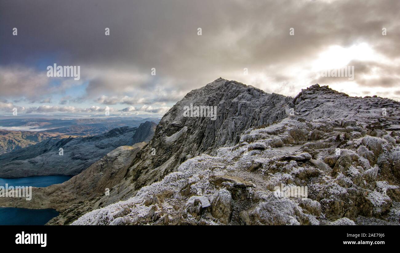 Snowdonia hiking snowden hi-res stock photography and images - Alamy