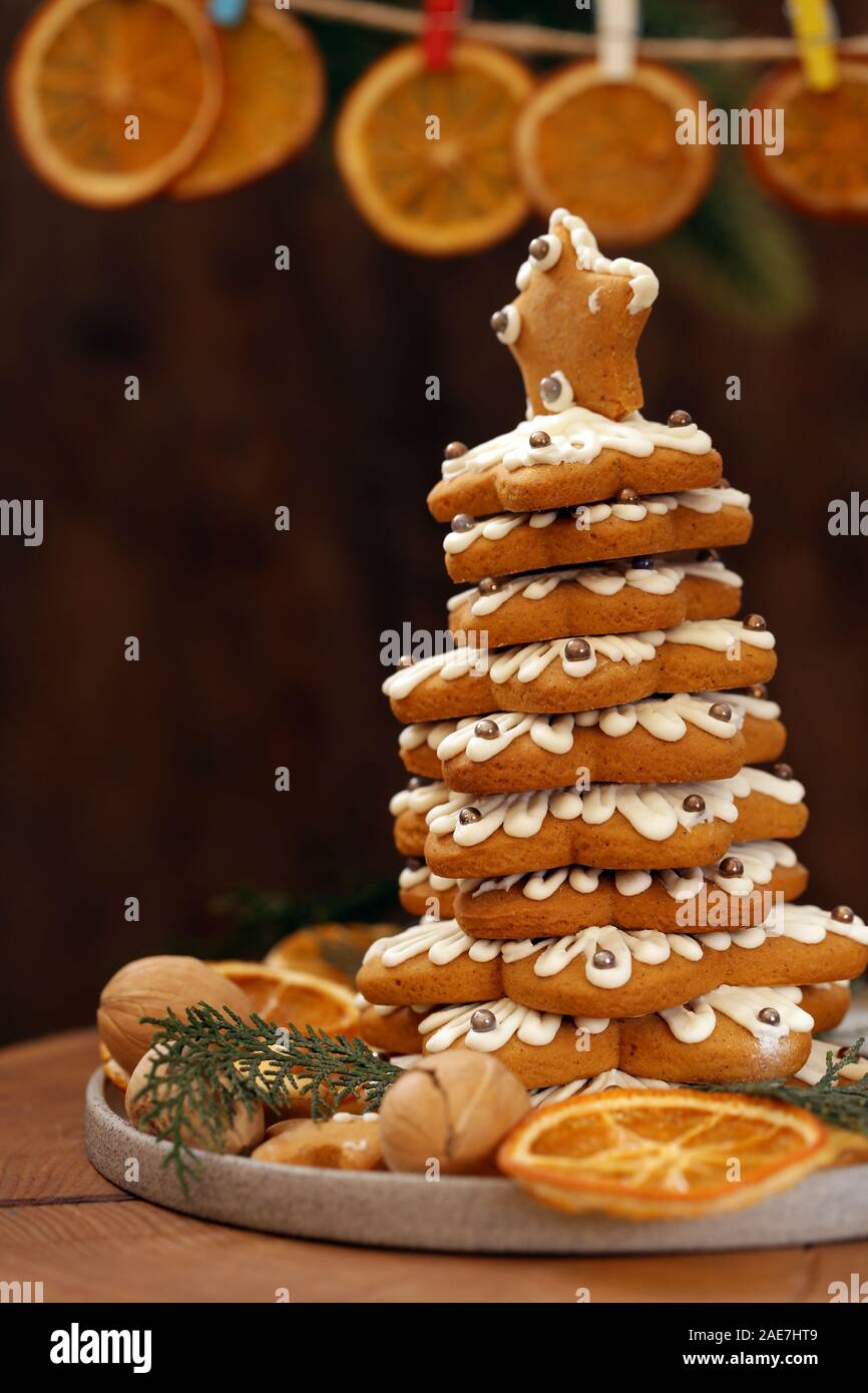 gingerbread cookie christmas tree for holiday christmas Stock Photo - Alamy