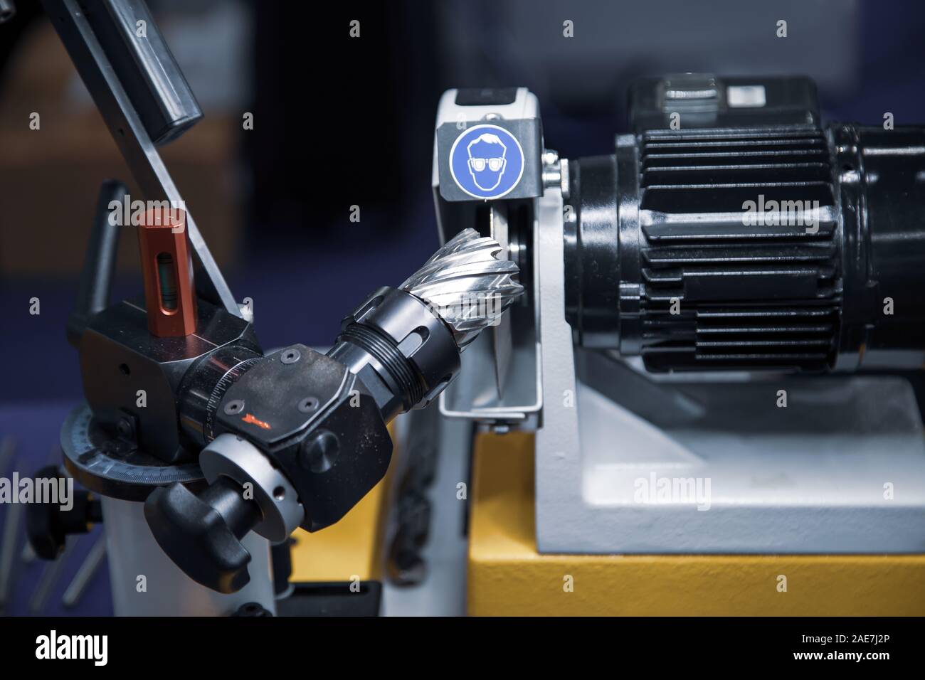 Carbide cutting tool sharpening for CNC machine, Industrial machinery ...