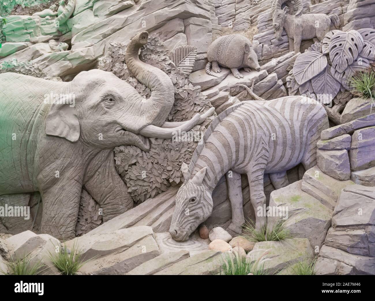 Sand elephant sculpture hi-res stock photography and images - Alamy