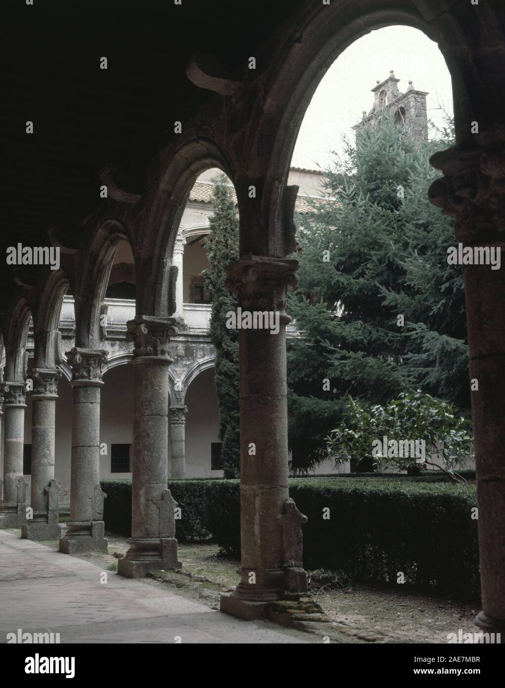 CLAUSTRO RENACENTISTA DEL MONASTERIO DE YUSTE - SIGLO XVI. Location ...