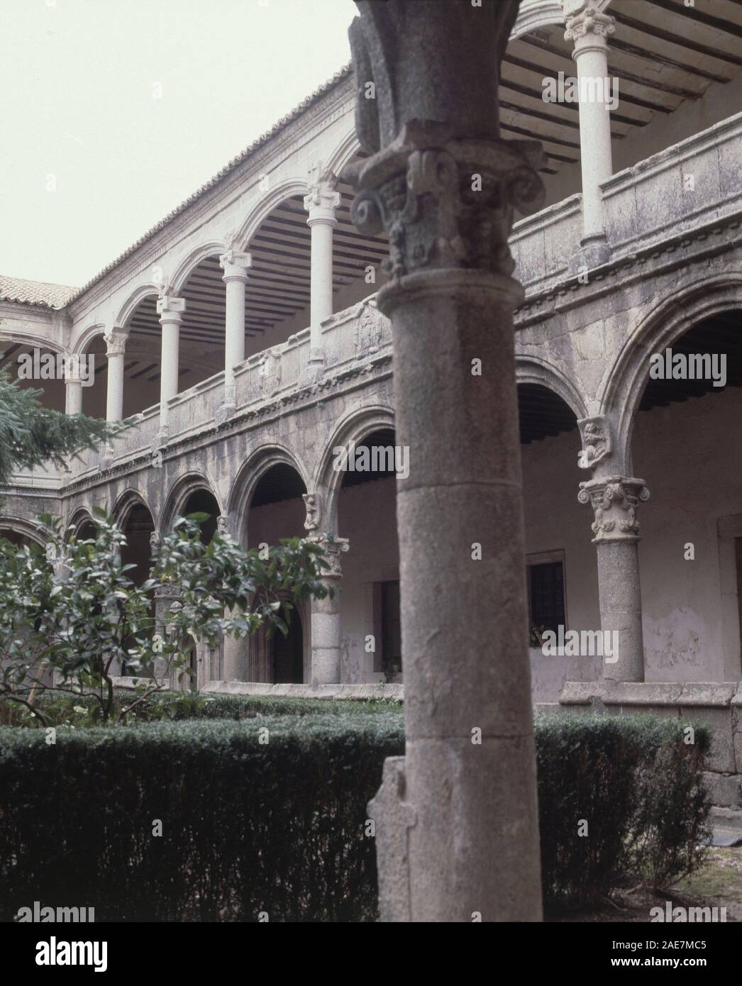 CLAUSTRO RENACENTISTA DEL MONASTERIO DE YUSTE - SIGLO XVI. Location ...