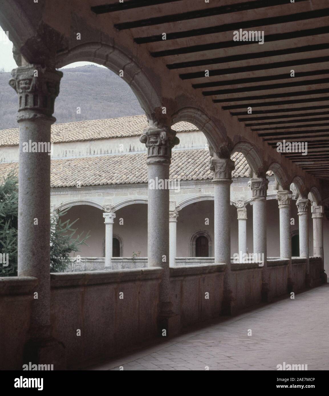 Claustro renacentista hi-res stock photography and images - Alamy