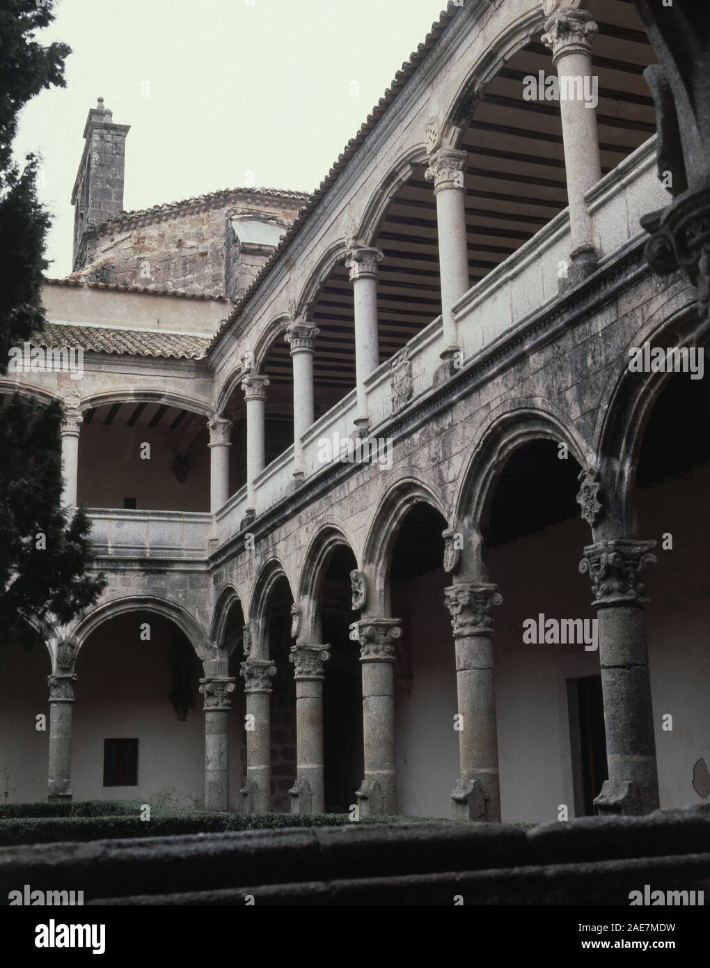 CLAUSTRO RENACENTISTA DEL MONASTERIO DE YUSTE - SIGLO XVI. Location ...