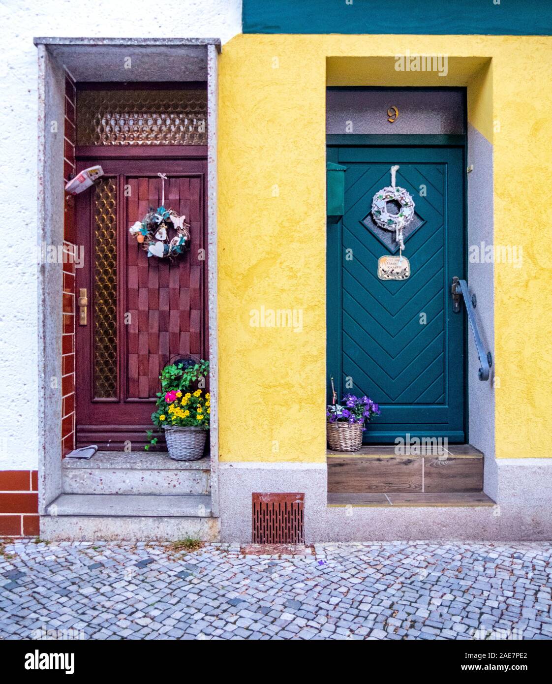 Wooen door hi-res stock photography and images - Alamy