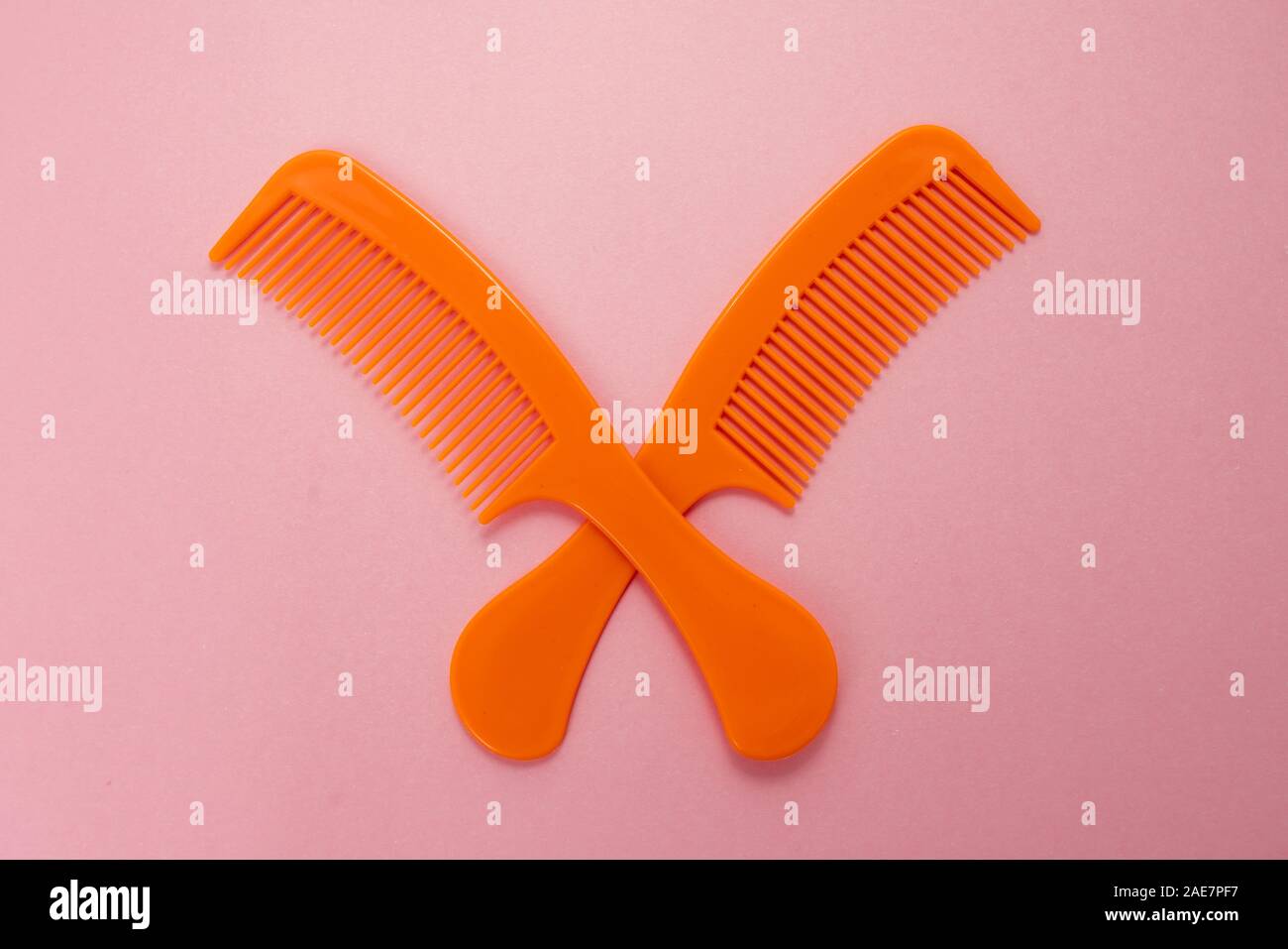 Combs hairbrush hi-res stock photography and images - Alamy