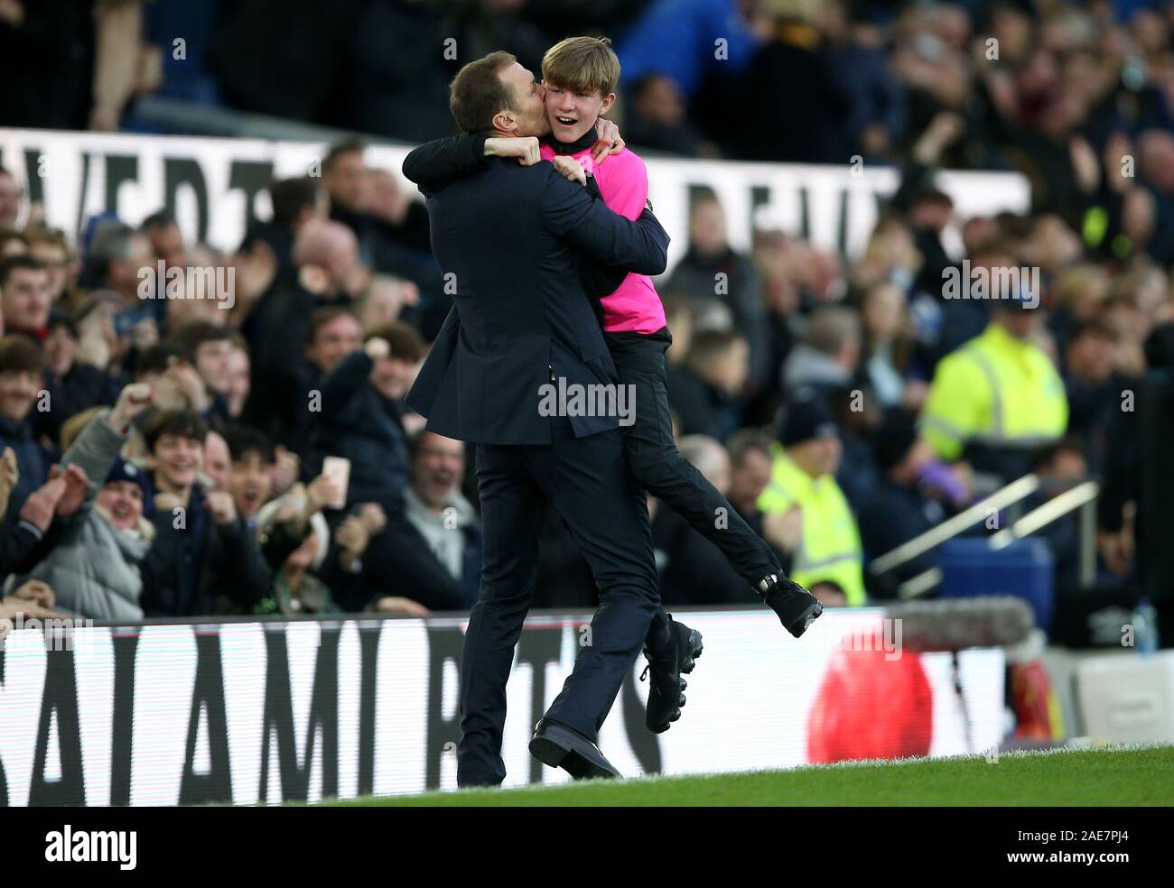 Duncan ferguson ball boy hi-res stock photography and images - Alamy