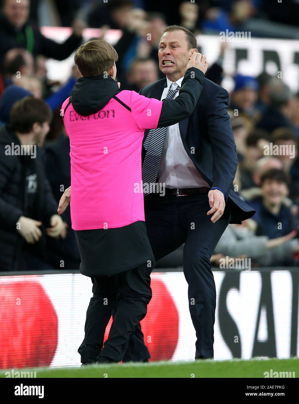 Duncan ferguson ball boy hi-res stock photography and images - Alamy