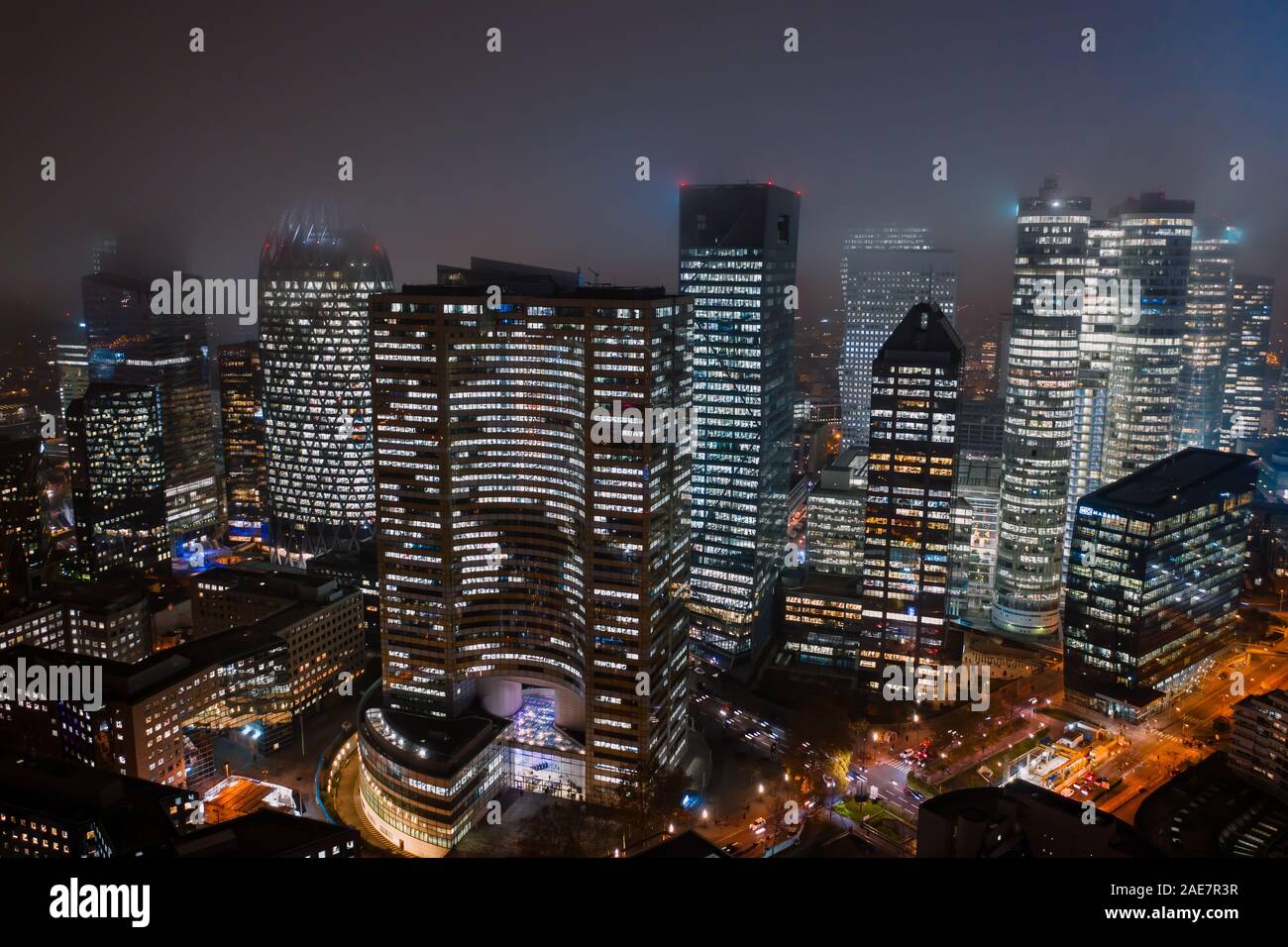 Paris urban scenics hi-res stock photography and images - Alamy