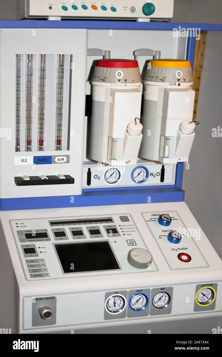 Complete medical air device station in hospital Stock Photo - Alamy