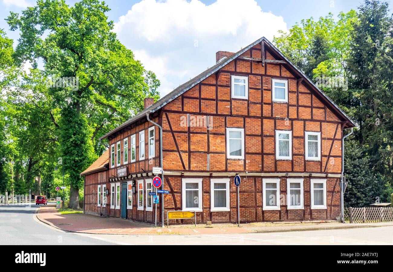 Timber frame brick hi-res stock photography and images - Alamy