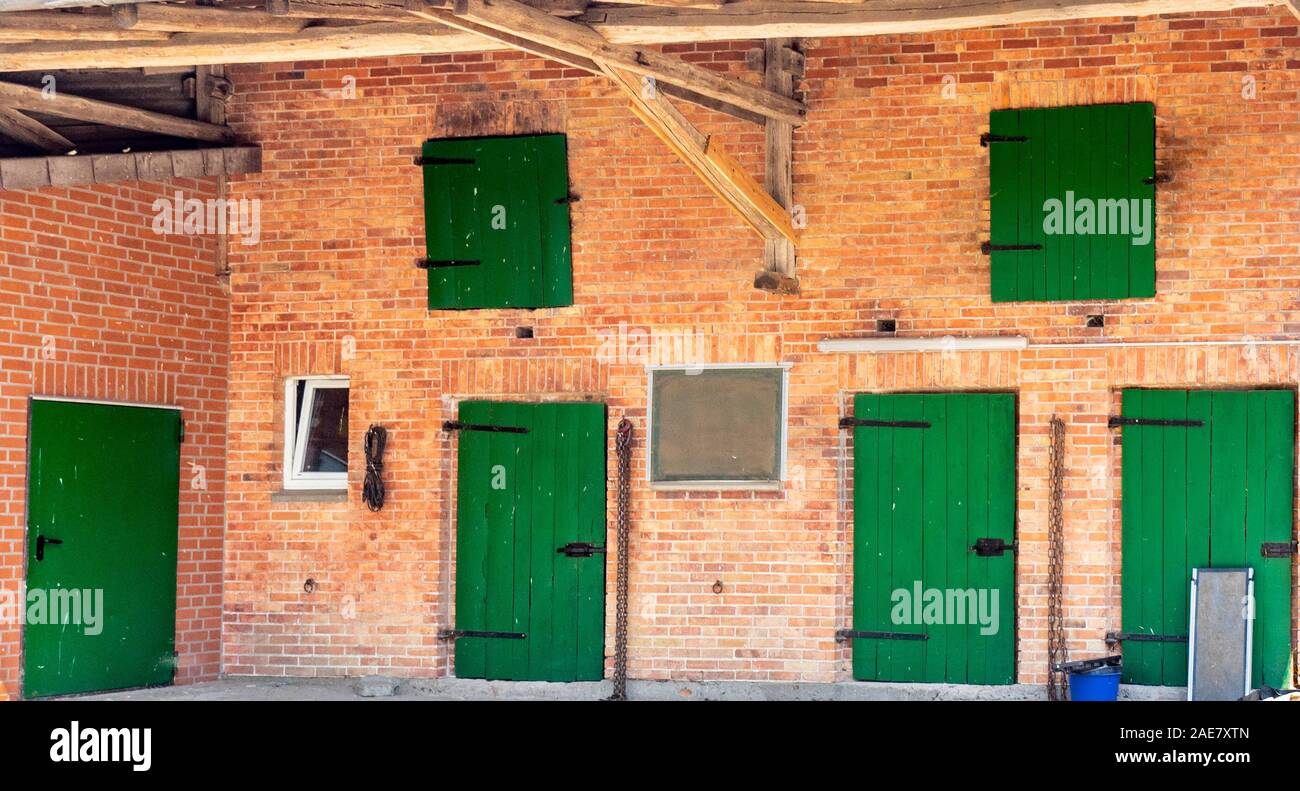 Barn rural farming doors hi-res stock photography and images - Alamy