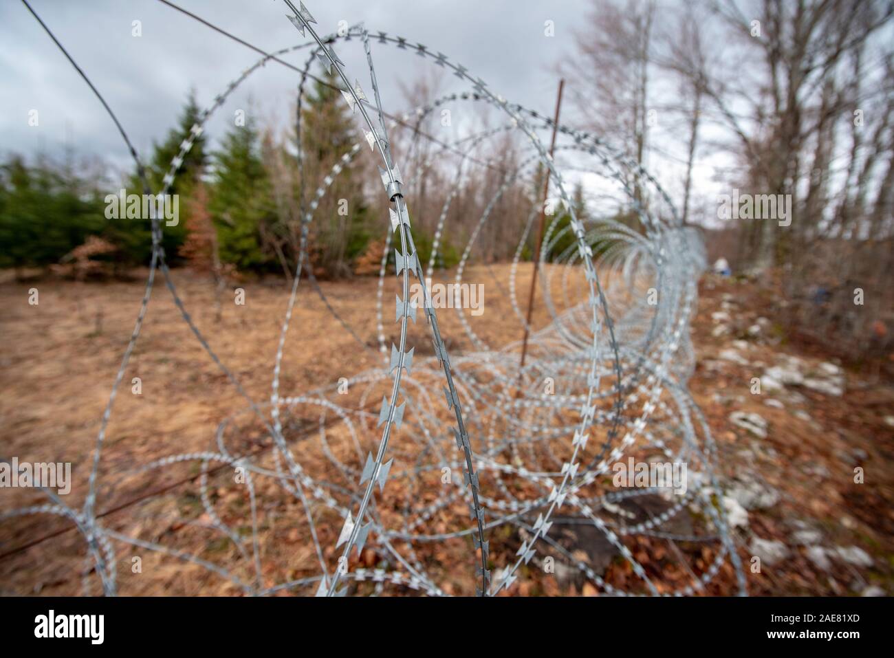 Barbed wire barrier hi-res stock photography and images - Alamy