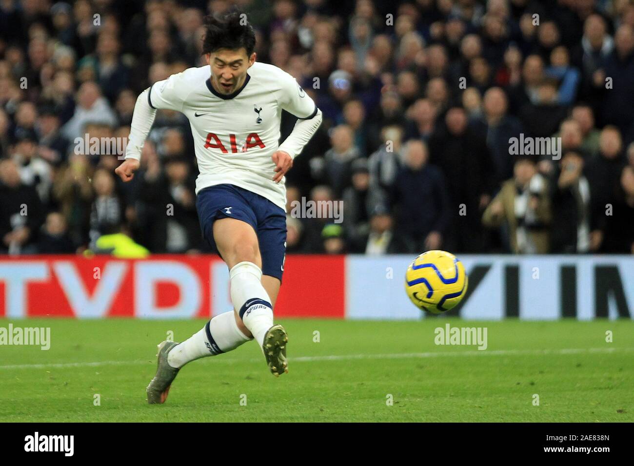 London, UK. 07th Dec, 2019. Son Heung-min of Tottenham Hotspur shoots ...
